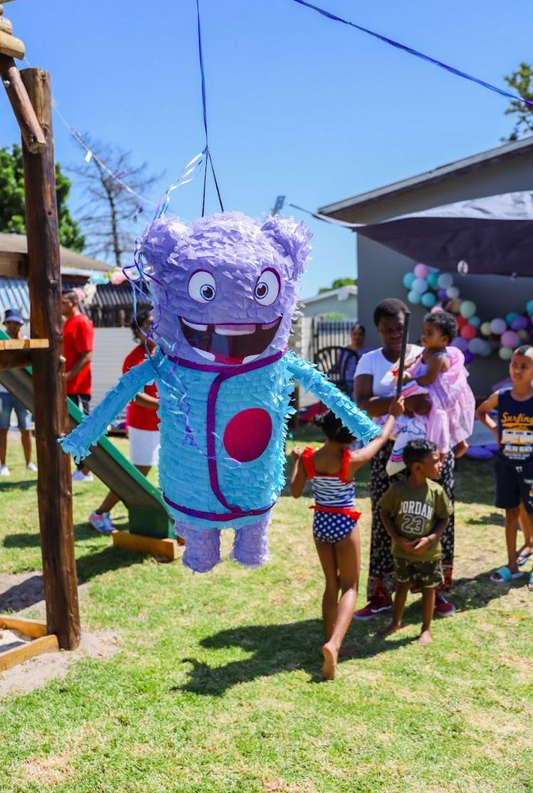 Home | Party Pinatas