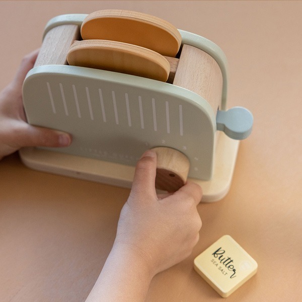 Little Dutch Wooden Toaster | Little Favourites | Prepare the slices of ...