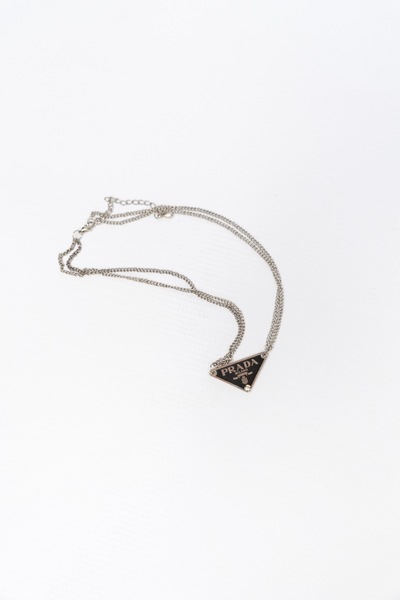 Silver Tone Triangle Chain Black